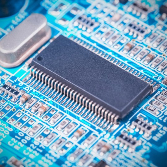 Scientists Create First Computer Chip With Integrated Biology on ...
