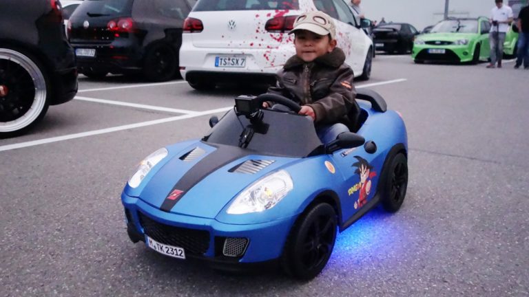 Robot with Omnidirectional Wheels - HIGH T3CH