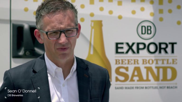 Machine instantly crushes beer bottles into sand - HIGH T3CH